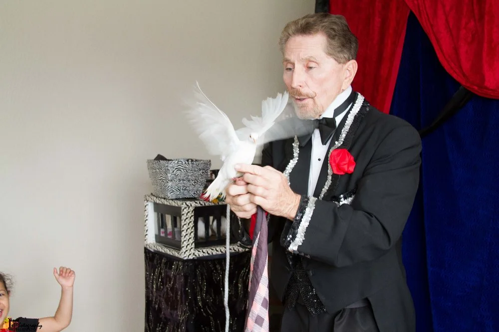 TOP CLASS MAGIC by BILL DEVON-HUTCHEON