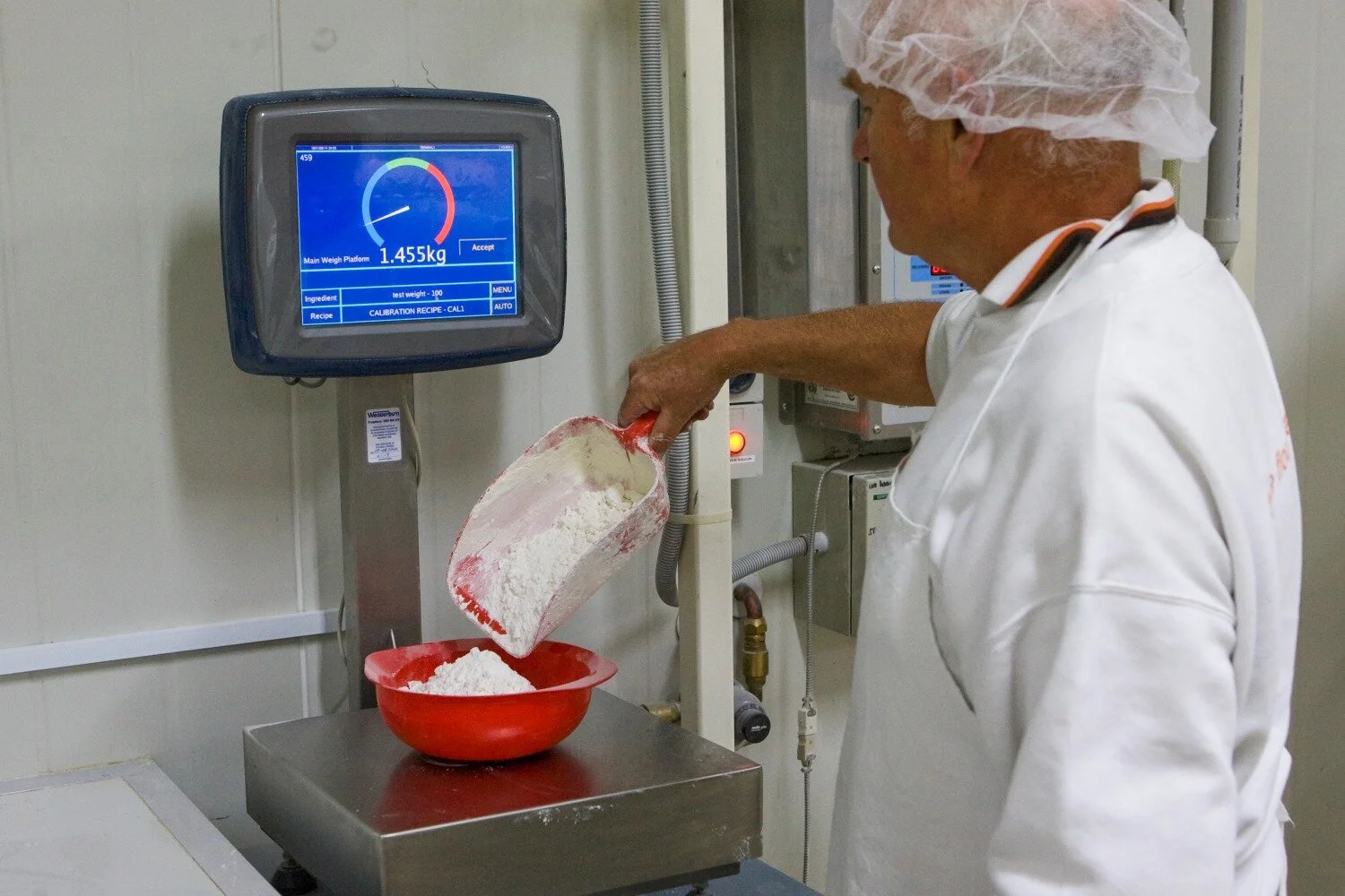 Robotic powder weighing — Automation, processing & powder handling with ...