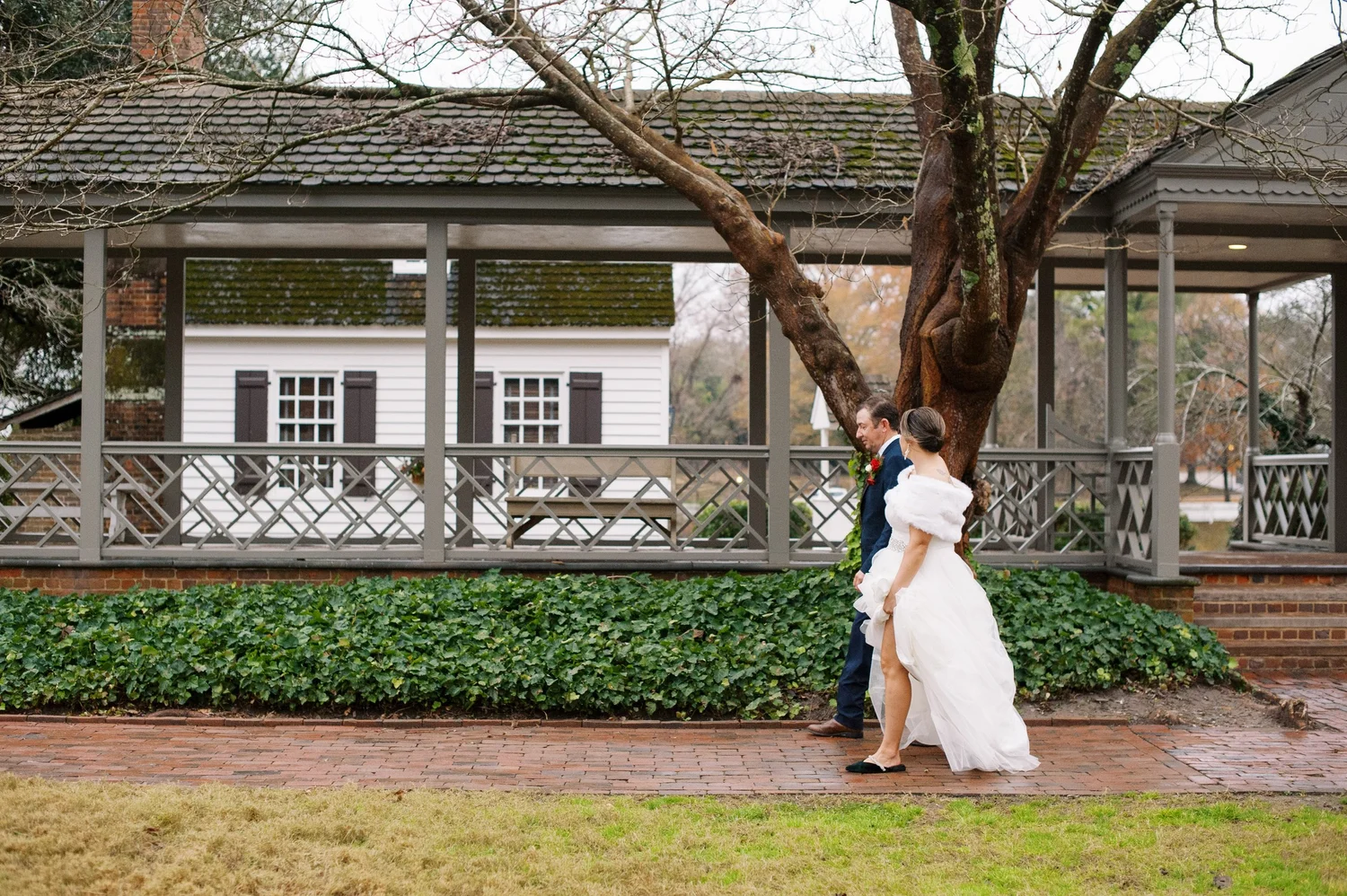 Winter Elopement at Colonial Williamsburg: A Christmas to Remember ...