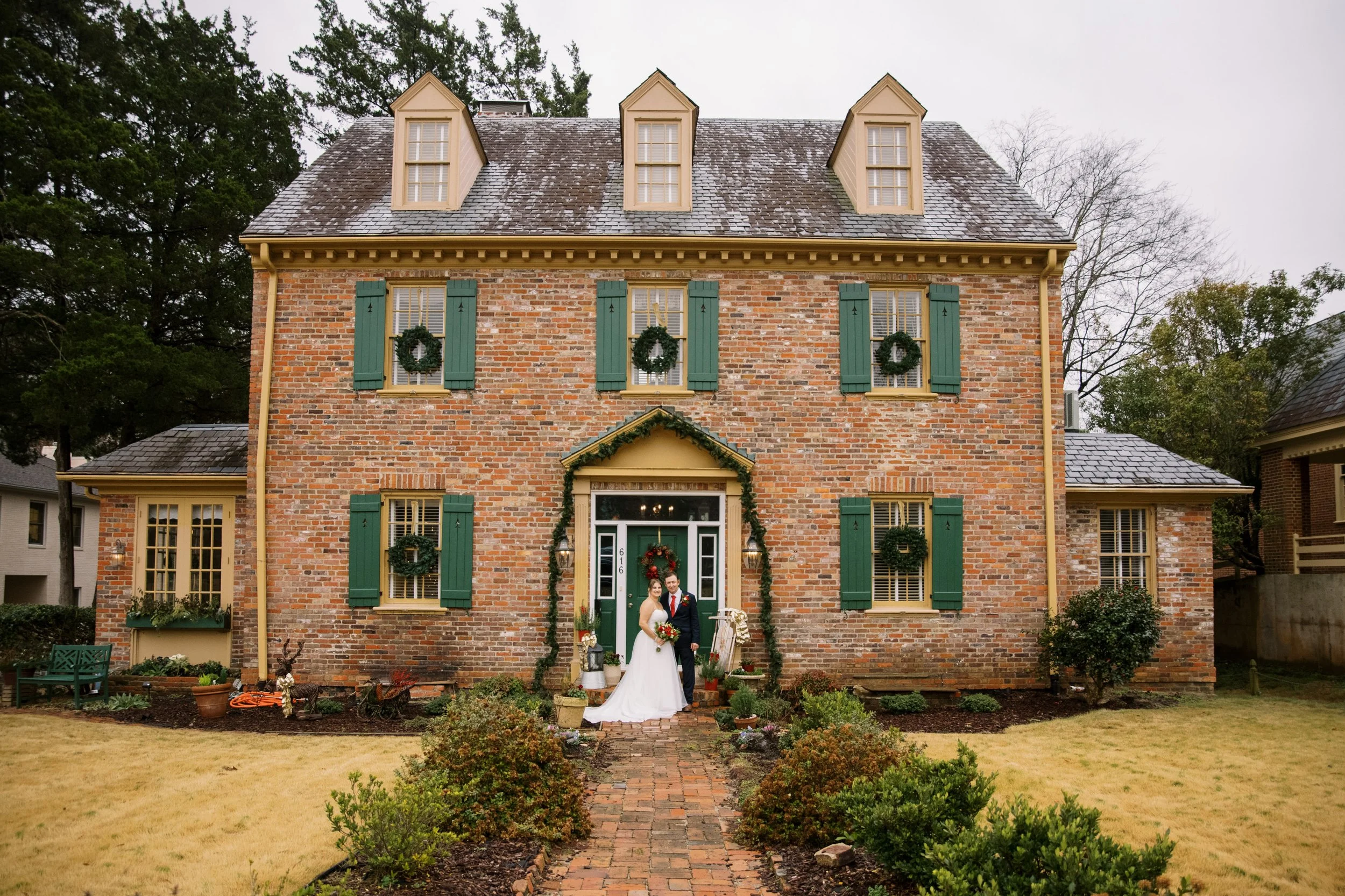Winter Elopement at Colonial Williamsburg: A Christmas to Remember ...