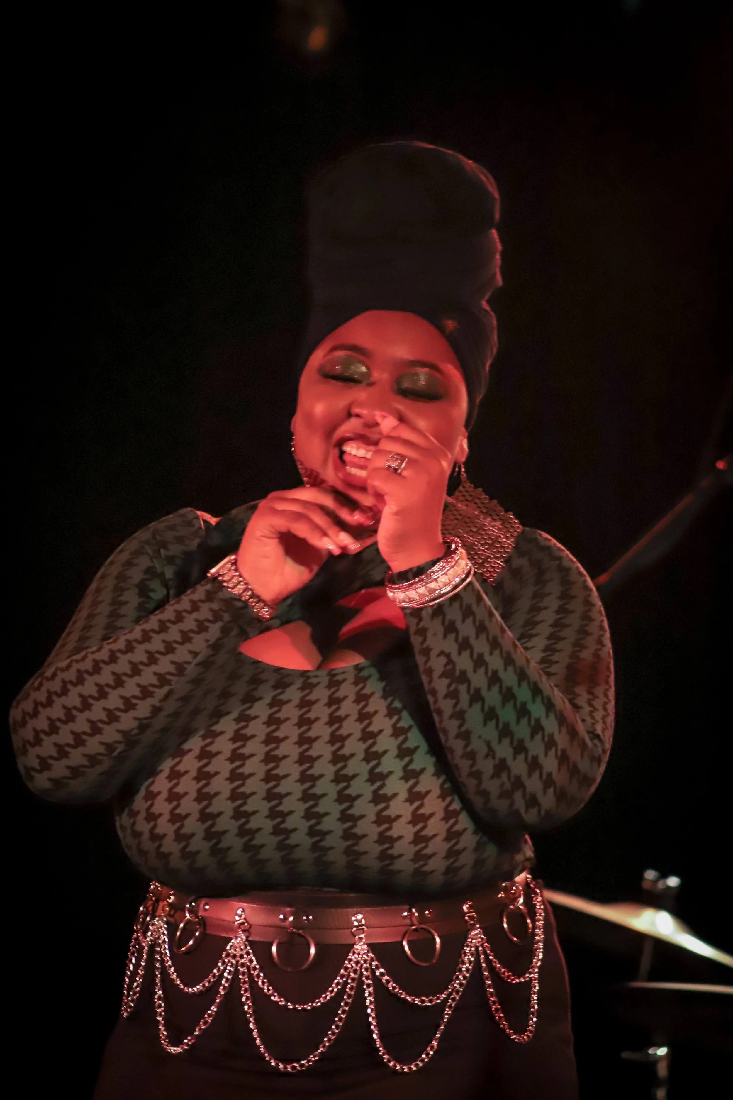 Annika Chambers & Paul DesLaurier — Blues at the Bow