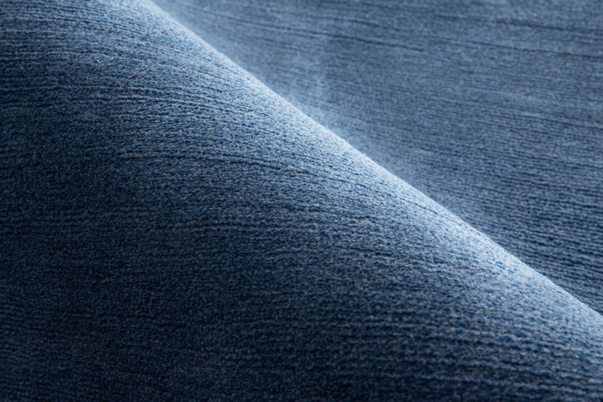 LINK | Modern Luxury Furnishings For Indoor And Outdoor Living