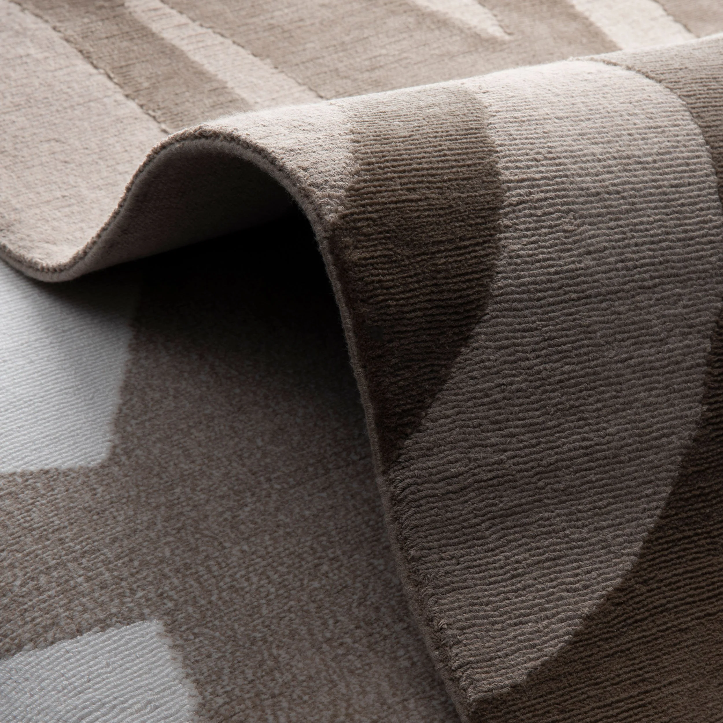 LINK | Modern Luxury Furnishings For Indoor And Outdoor Living