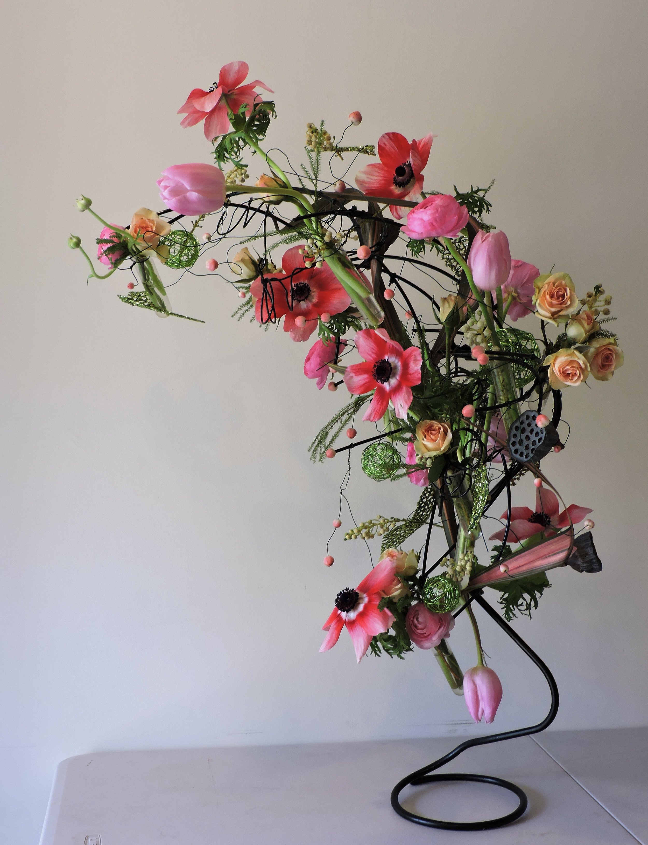 Hogarth Curve Floral Arrangement
