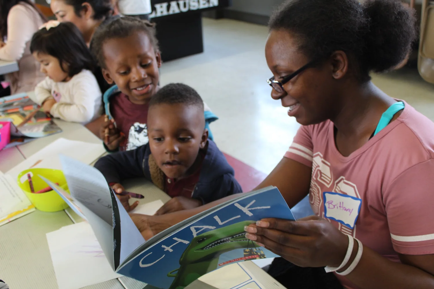 “Let’s Read” Family Literacy Program Workshop Volunteer — Words Alive