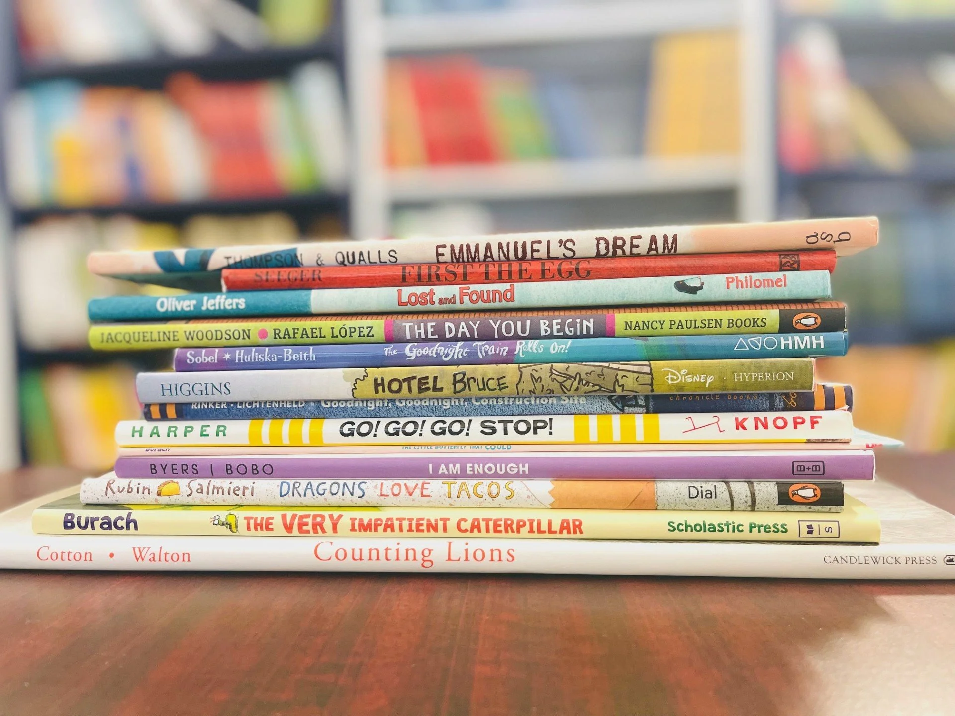 (Spanish) Read Aloud With Seuss Foundation — Words Alive