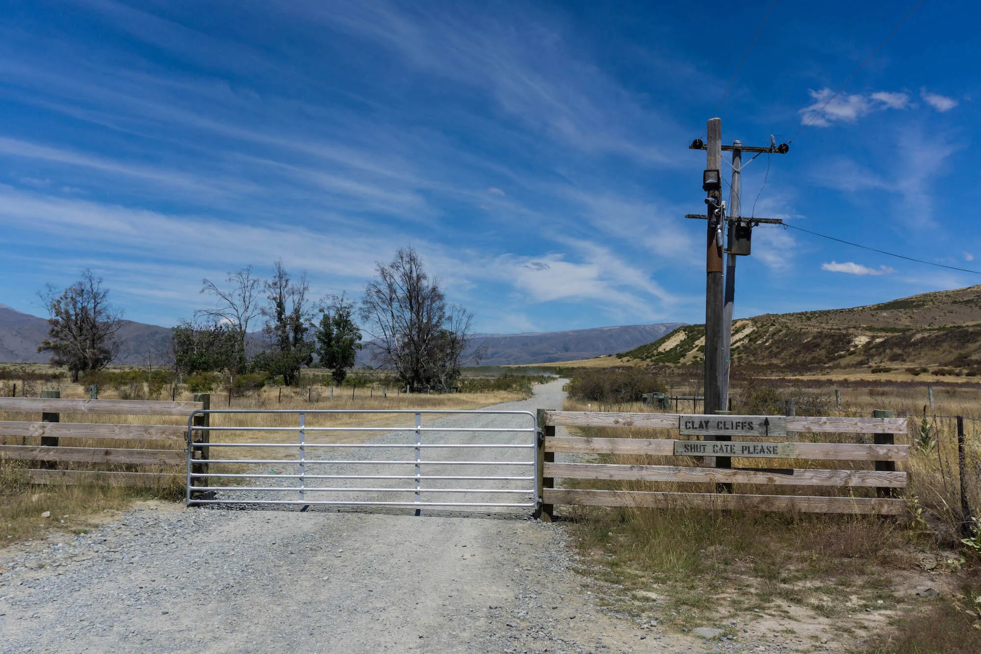 Getting To The Clay Cliffs In Omarama - A Geological Wonder