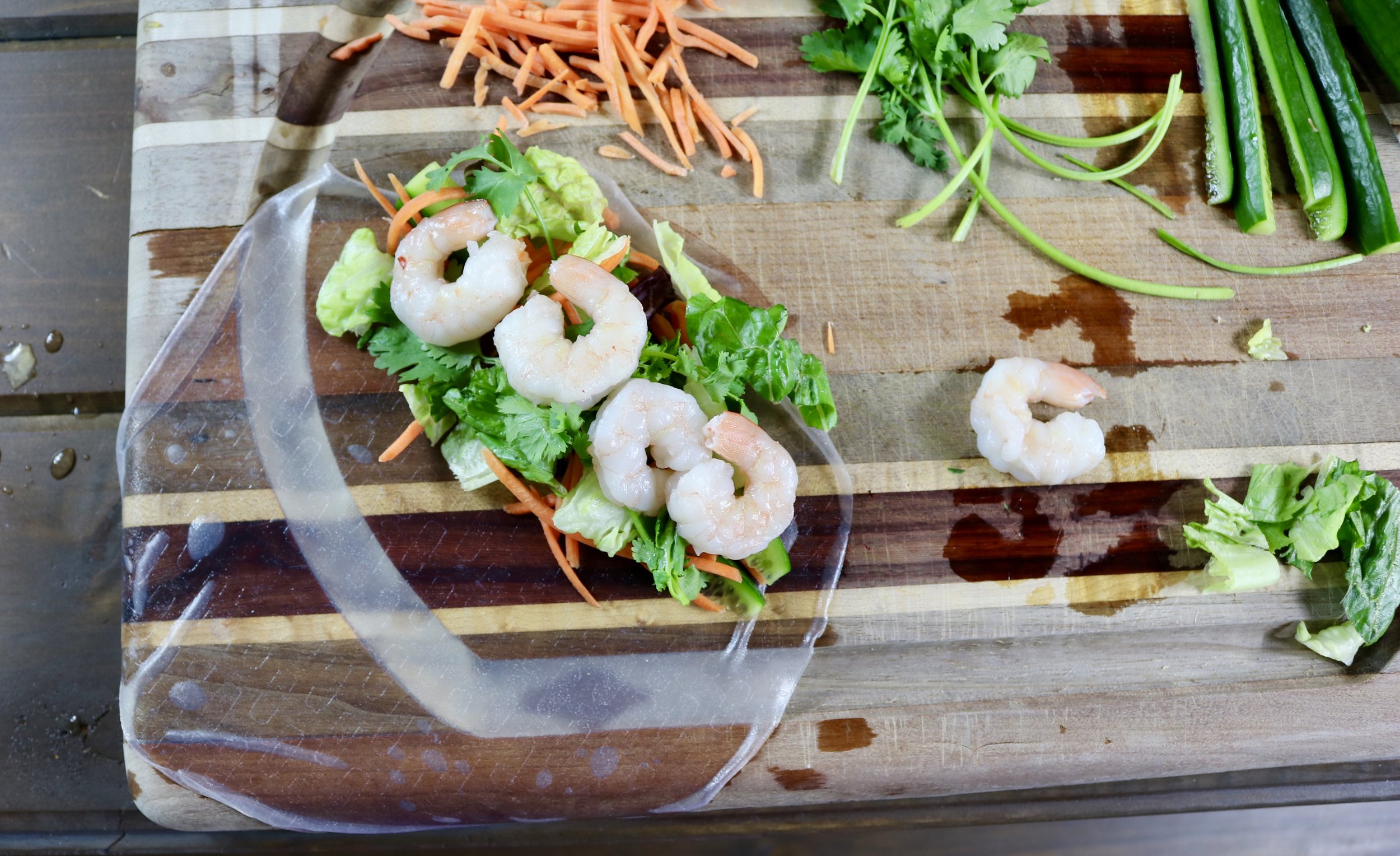 Easy Thai Shrimp Rice Paper Wraps with Peanut Butter Dipping Sauce ...