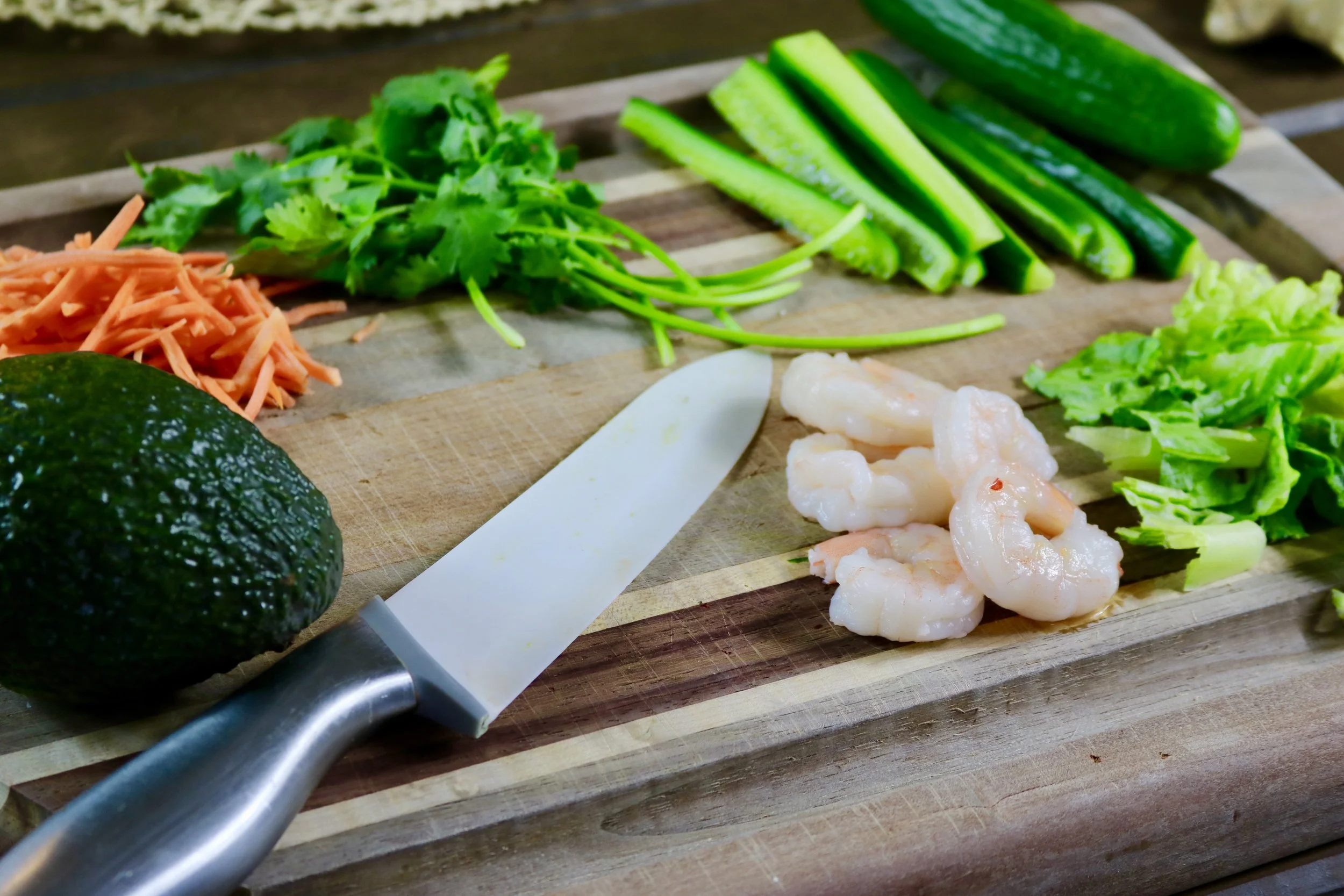 Easy Thai Shrimp Rice Paper Wraps with Peanut Butter Dipping Sauce ...