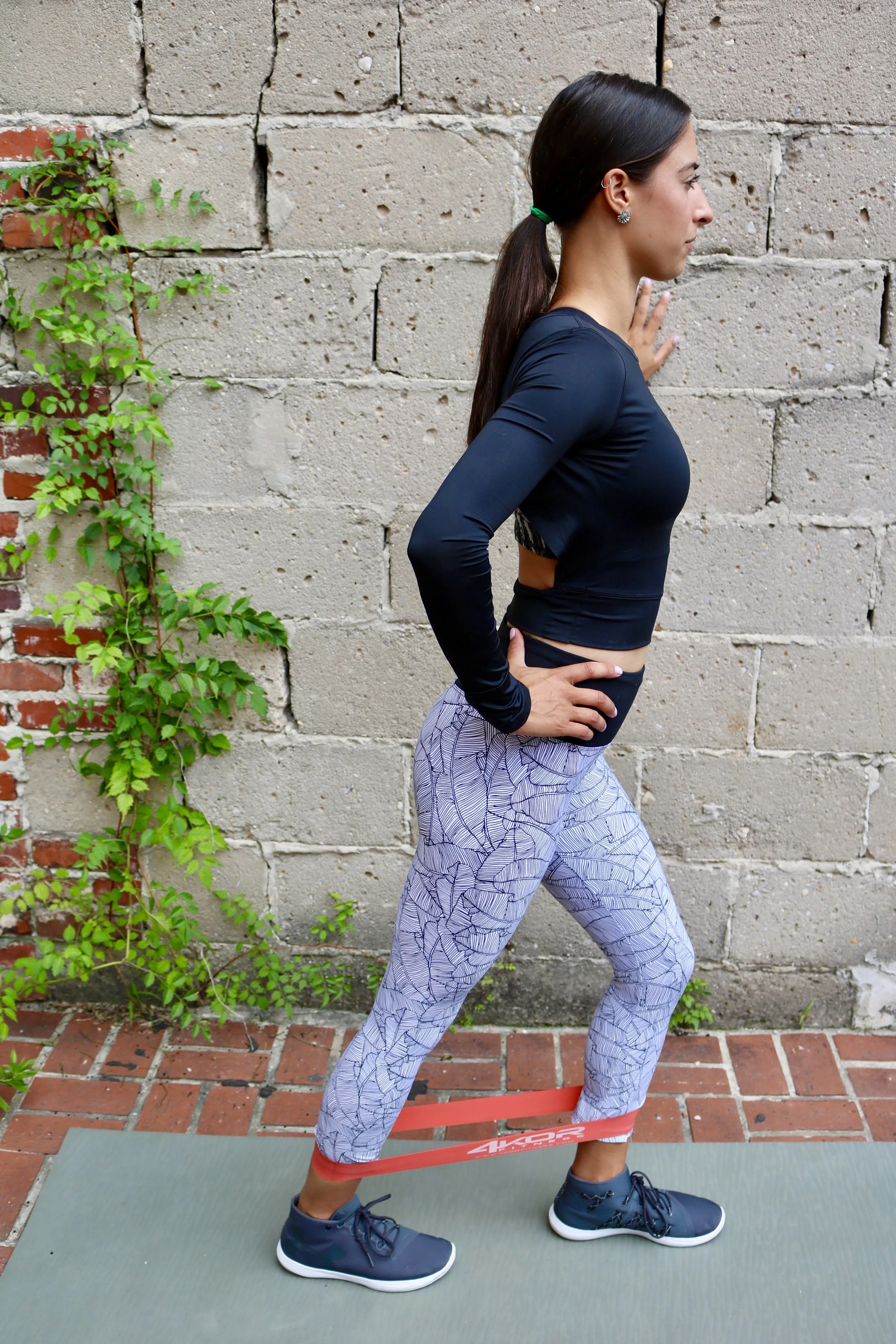 10 Minute Booty Burnin Band Workout — Katie Sampayo