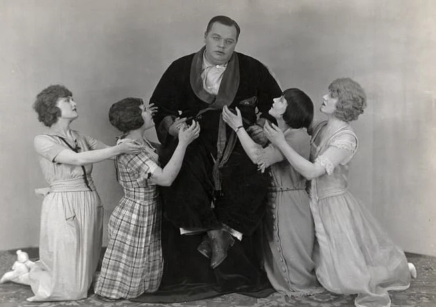 Roscoe "Fatty" Arbuckle and Virginia Rappe (Fake News: Fact Checking ...