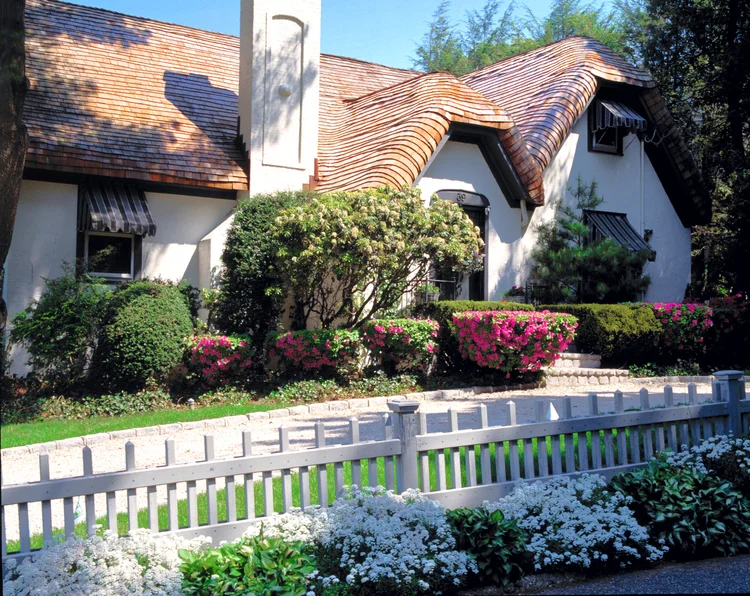 Cotswold Cottage Style Roof Shingles | Custom Shingles | Custom Shingles