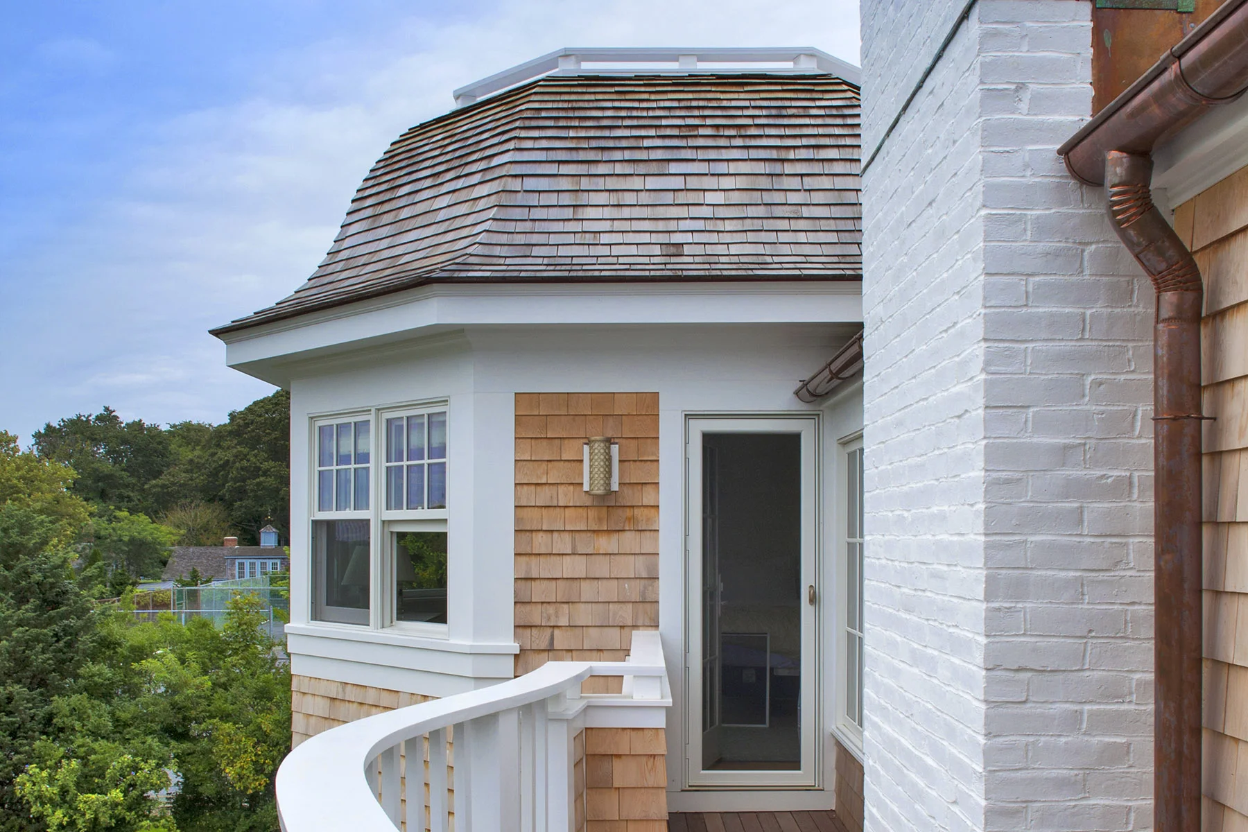 Curved Eaves - Steam-Bent Wood Shingles | Custom Shingles