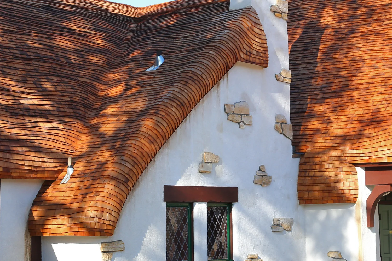 Curved Gables | Custom Shingles