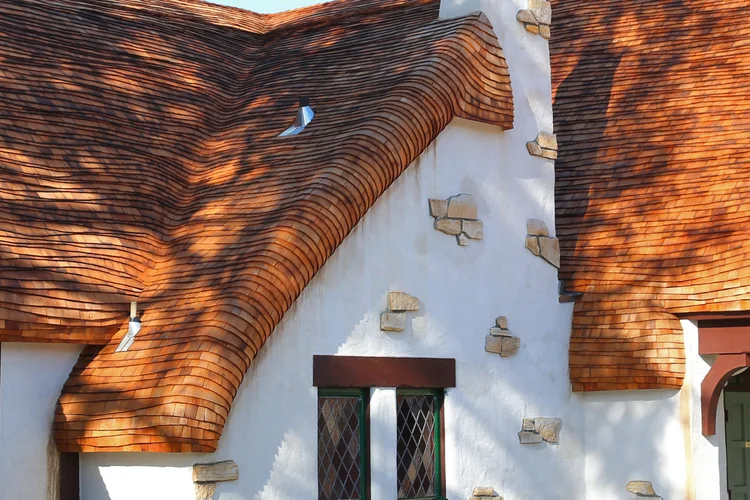 Curved Gables | Custom Shingles