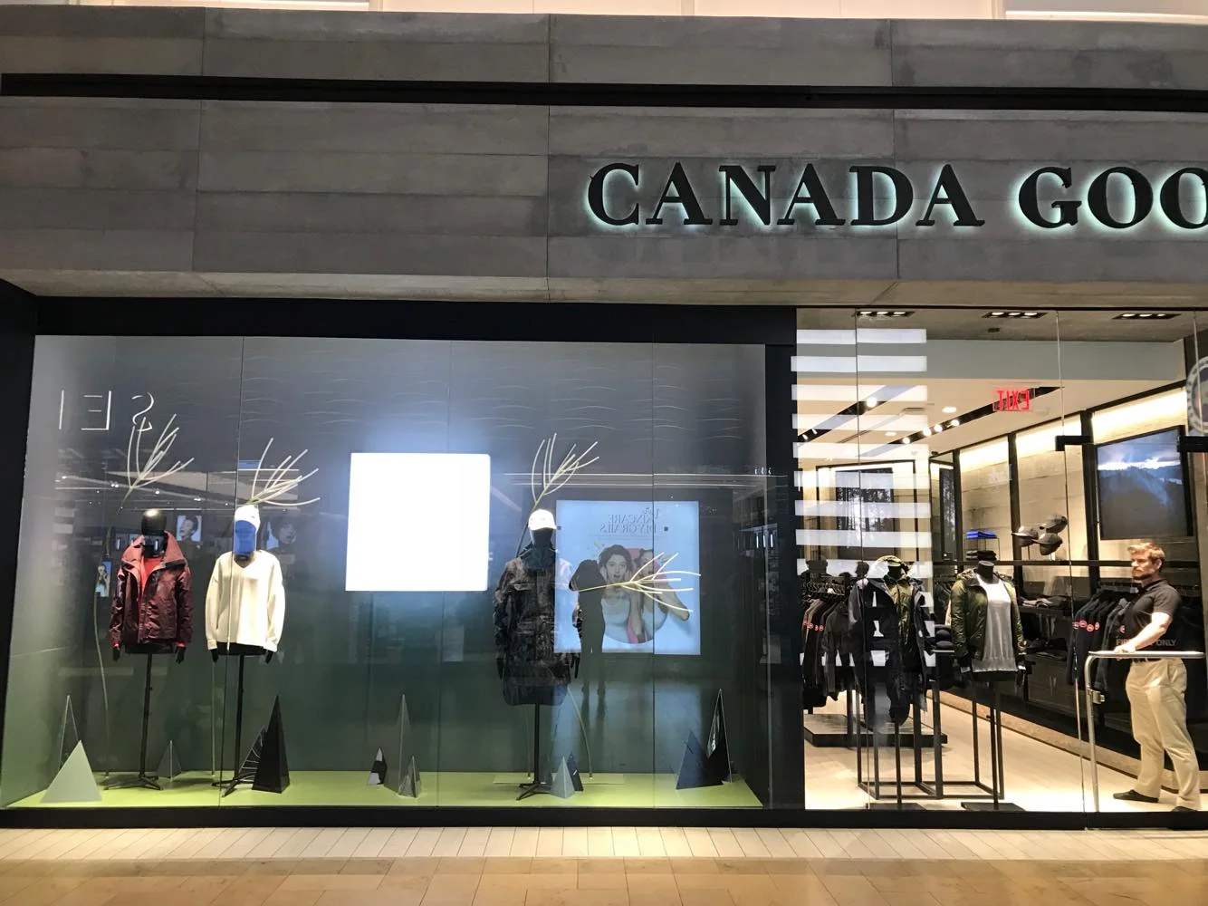 Visual Merchandising Fashion