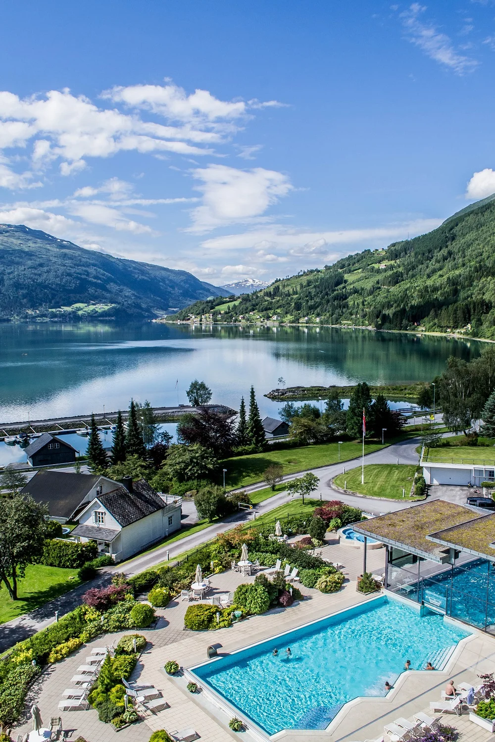 Overnatting i Loen - hotell og leiligheter — Loen Skylift