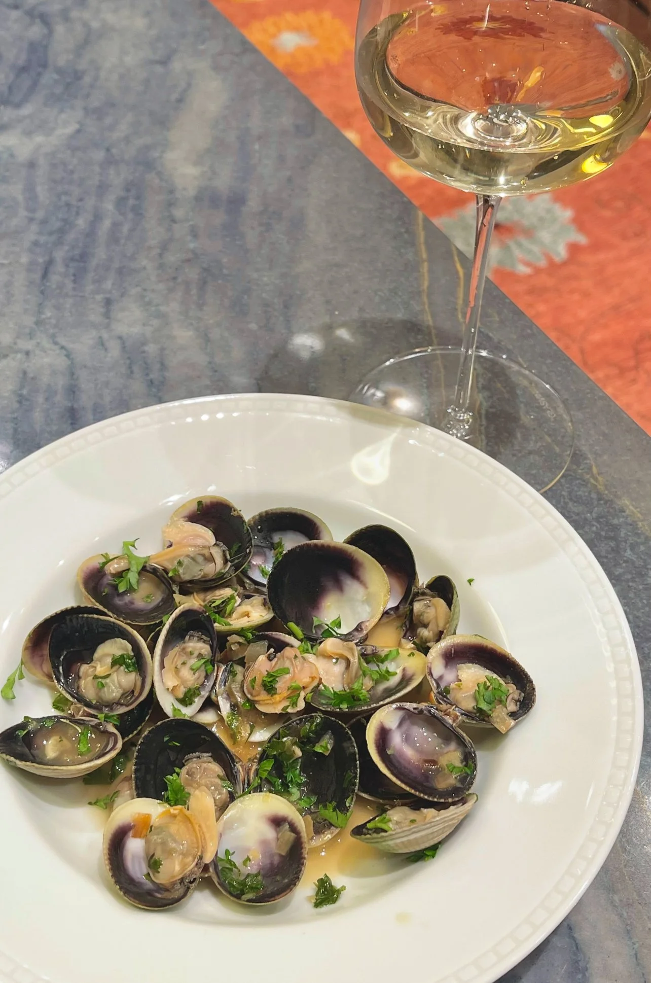 Happy as a Clam: A Phrase, a Feeling, and a Dish You’ll Love — The Wine ...