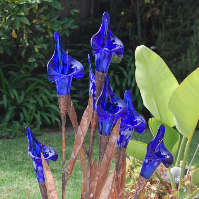 Lily Glass Fountain — Malibu Fountains