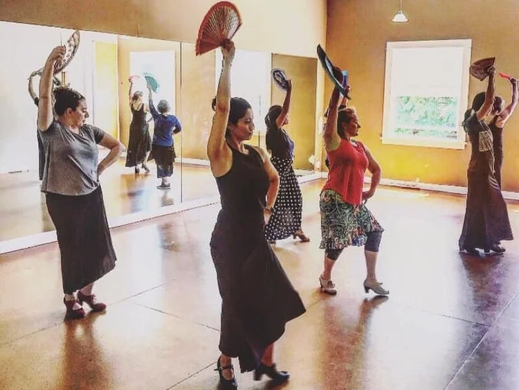 chair flamenco: Abanico Technique — experience flamenco