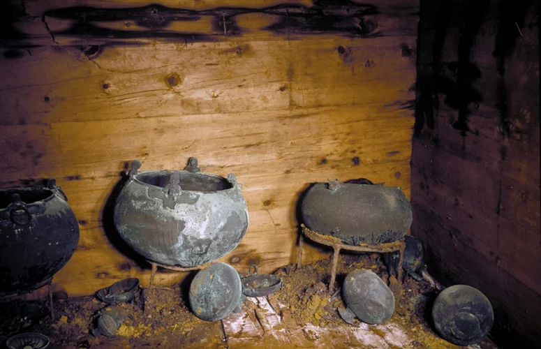 “All that Glitters is Not Gold”: Glencairn’s Siren Cauldron Attachment ...
