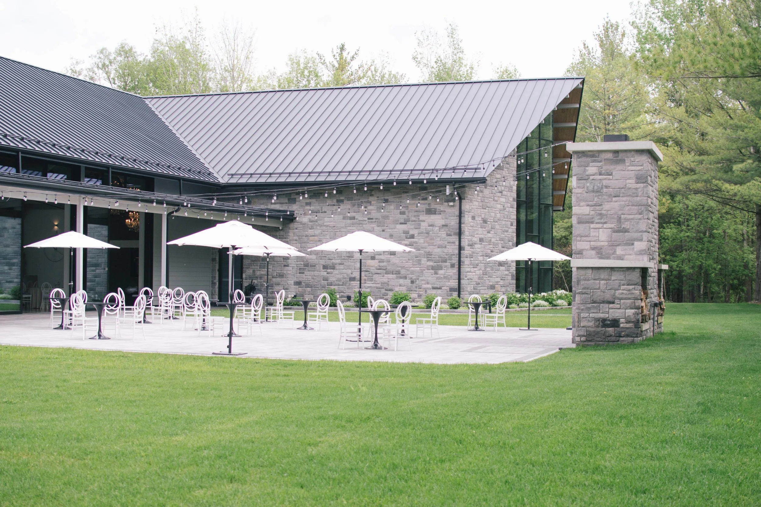 Romantic Garden Inspiration for Couple's Three Feathers Terrace Spring ...