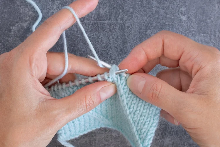 How to knit: Left Twist Stitch — ValKnitting