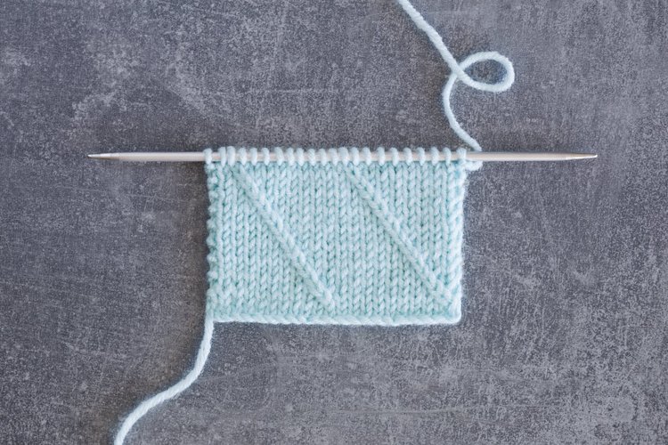 How to knit: Left Twist Stitch — ValKnitting