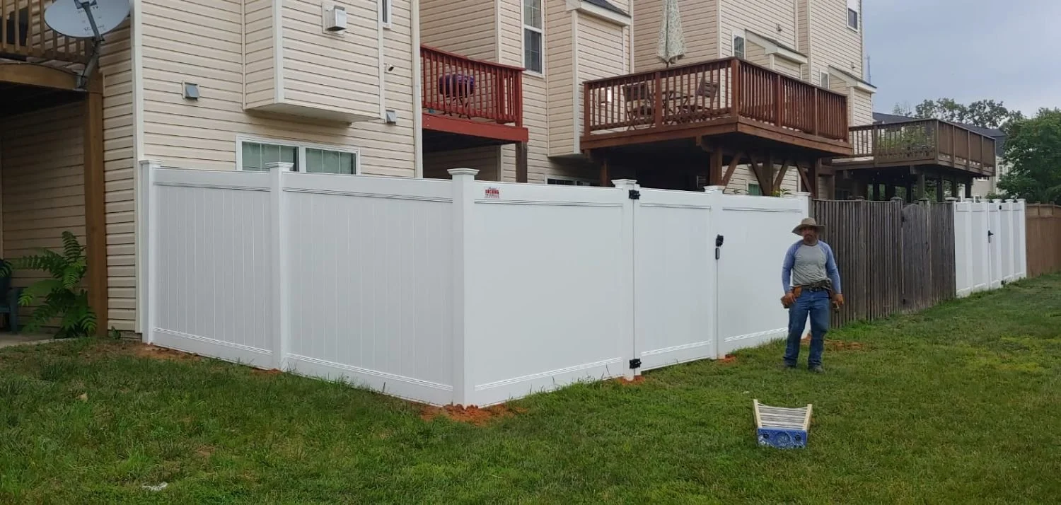 🦀 Completed Fence Pictures - Maryland Decking - Decks, Patios, and Fencing