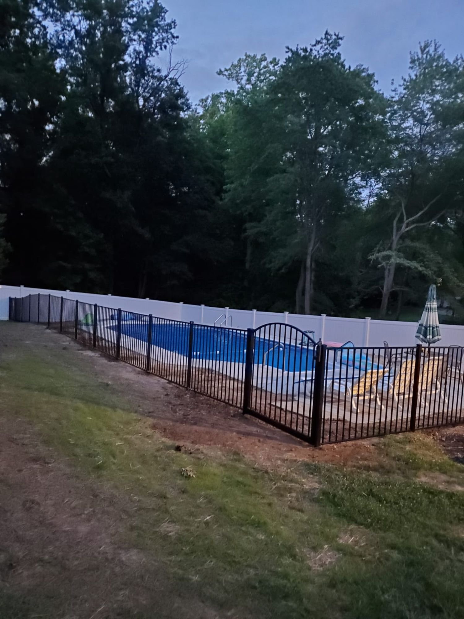 🦀 Aluminum Fence Pictures - Maryland Decking - Decks, Patios, and Fencing