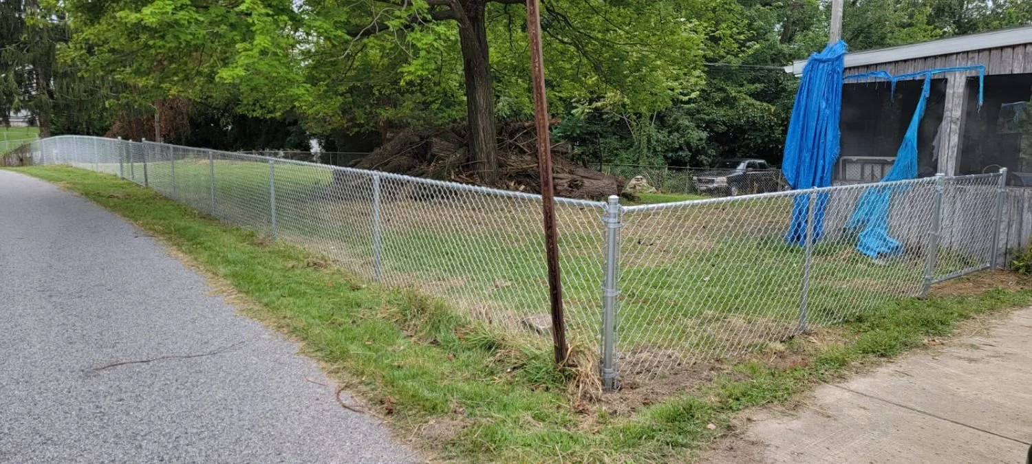 Chainlink Fence Pictures | 🦀 Maryland Decking | Decks, Patios, and Fencing