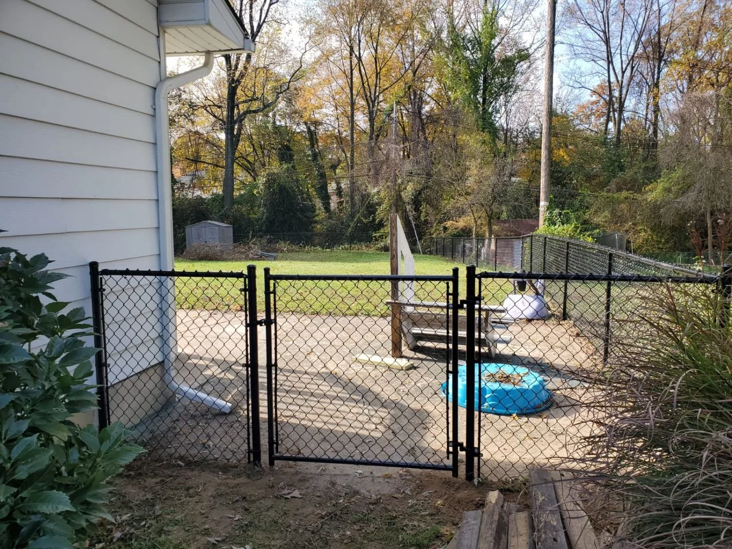 Chainlink Fence Pictures | 🦀 Maryland Decking | Decks, Patios, and Fencing