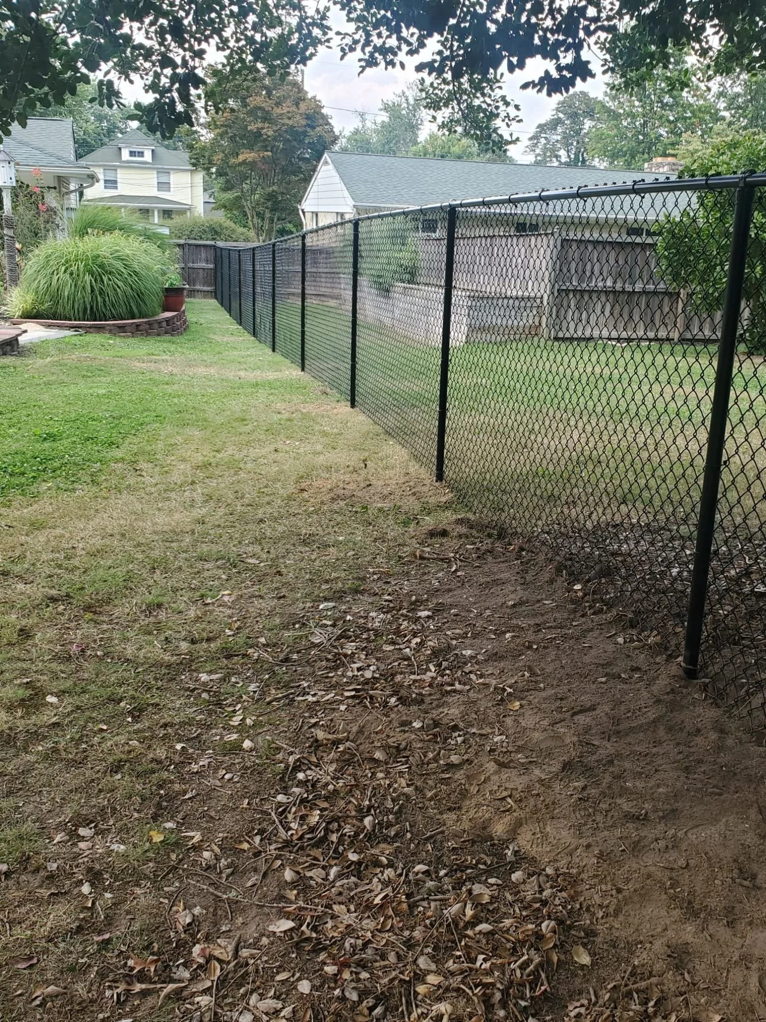 Chainlink Fence Pictures | 🦀 Maryland Decking | Decks, Patios, and Fencing