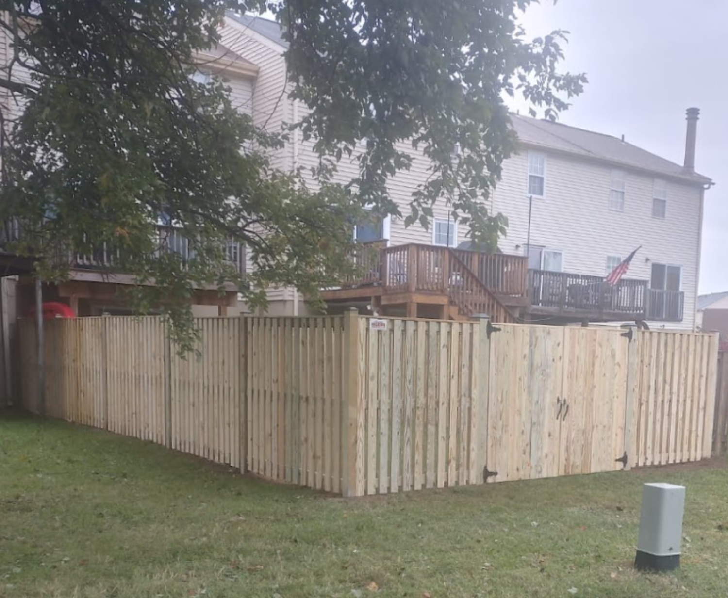 🦀 Wood Fence Pictures - Maryland Decking - Decks, Patios, and Fencing