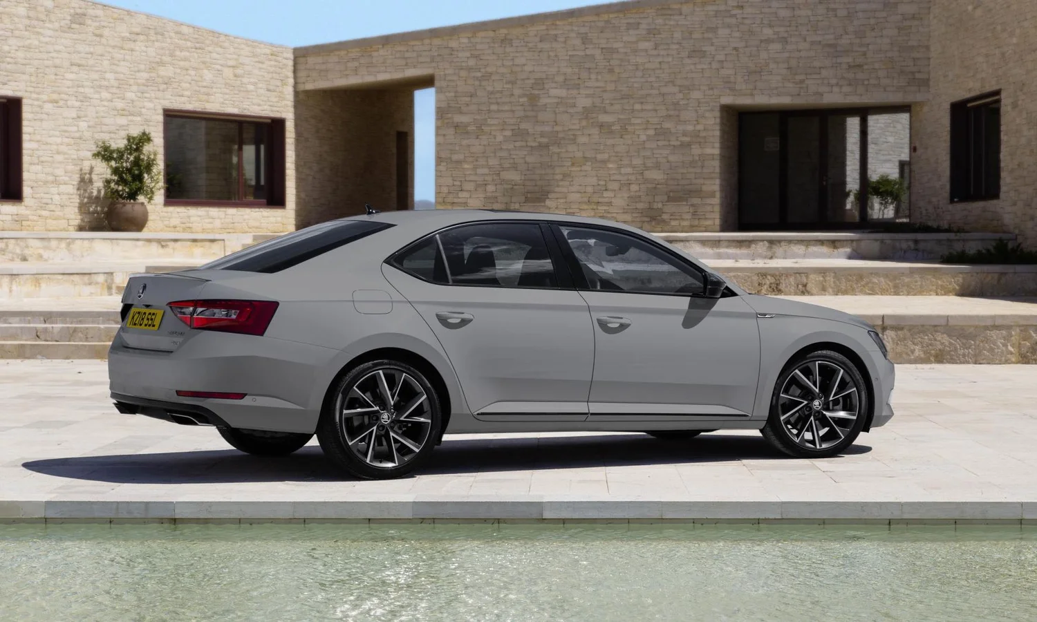 New ŠKODA SPORTLINE+ offers even more desirability for updated Superb range