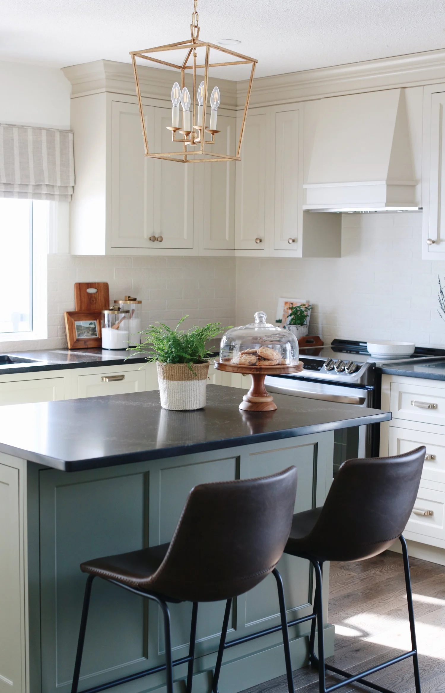 Before + After: An authentic farmhouse kitchen gets a dramatic refresh ...