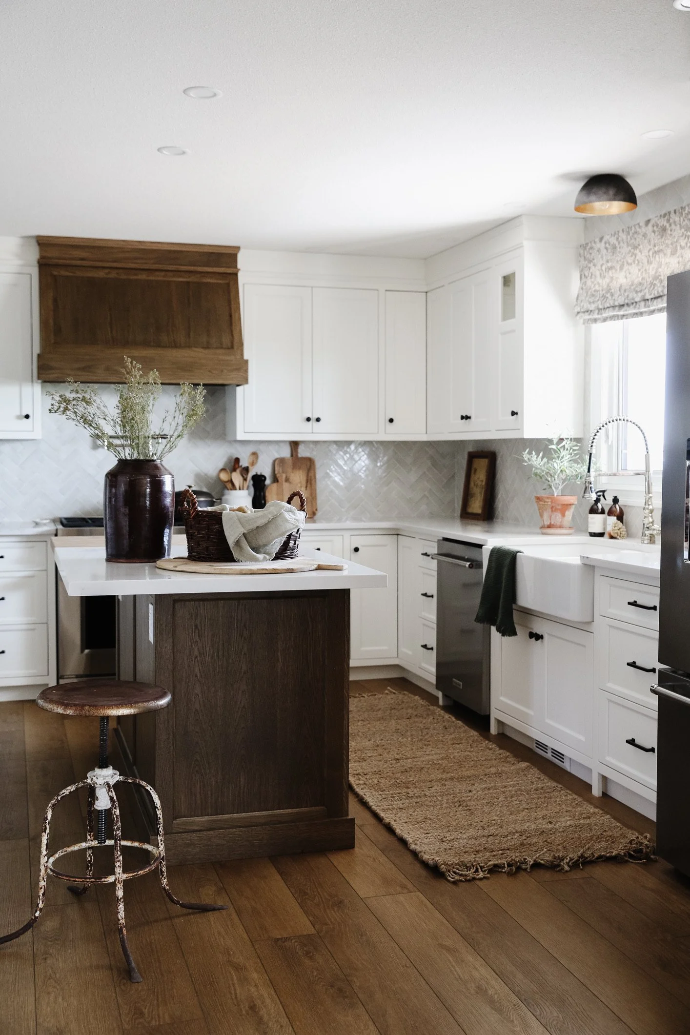 Farmer's Daughter Interiors & Design - Oakmoore Kitchen