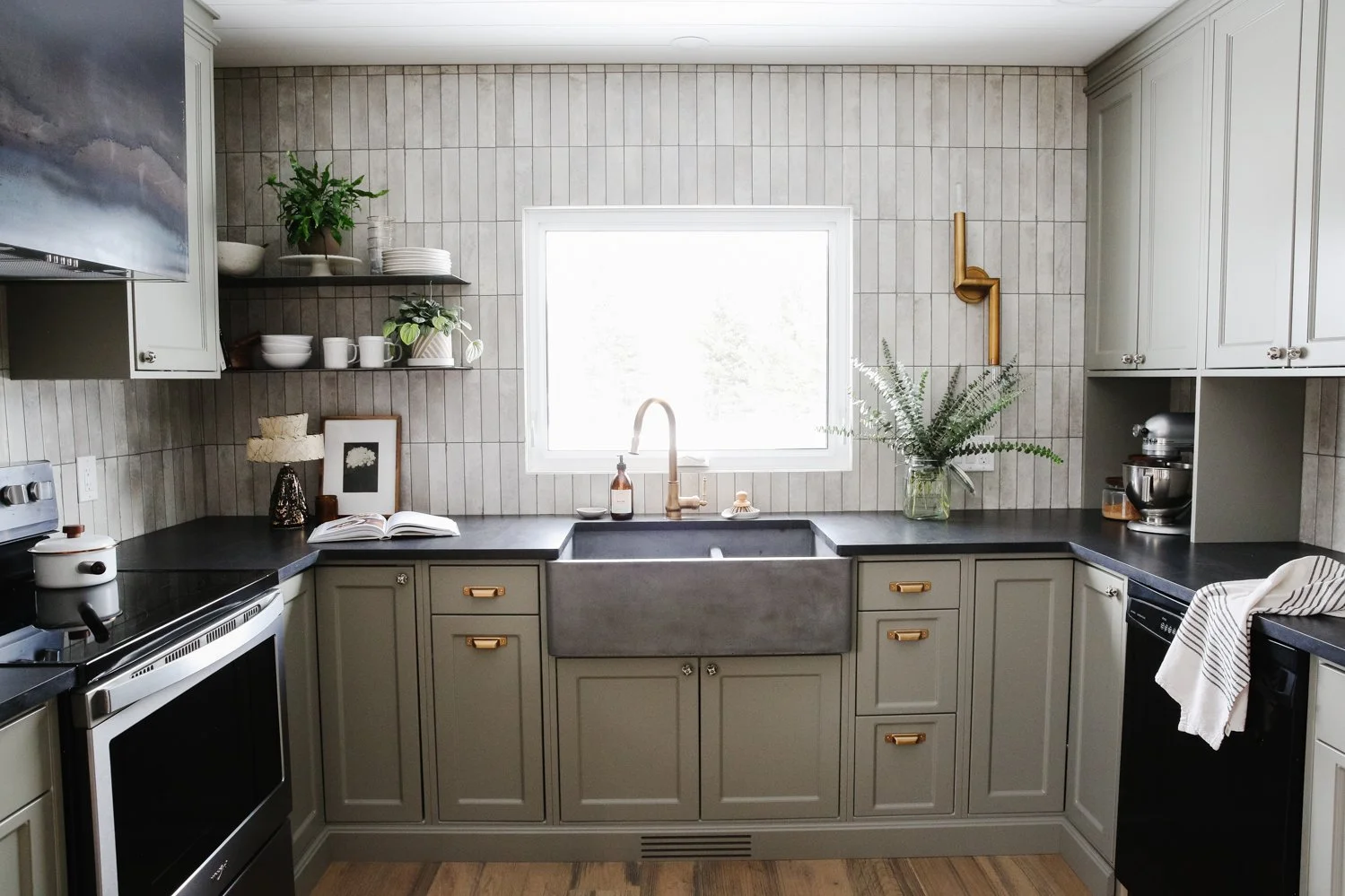 PROJECT REVEAL // Mid Century Farmhouse - Our Kitchen reveal — Farmer's ...