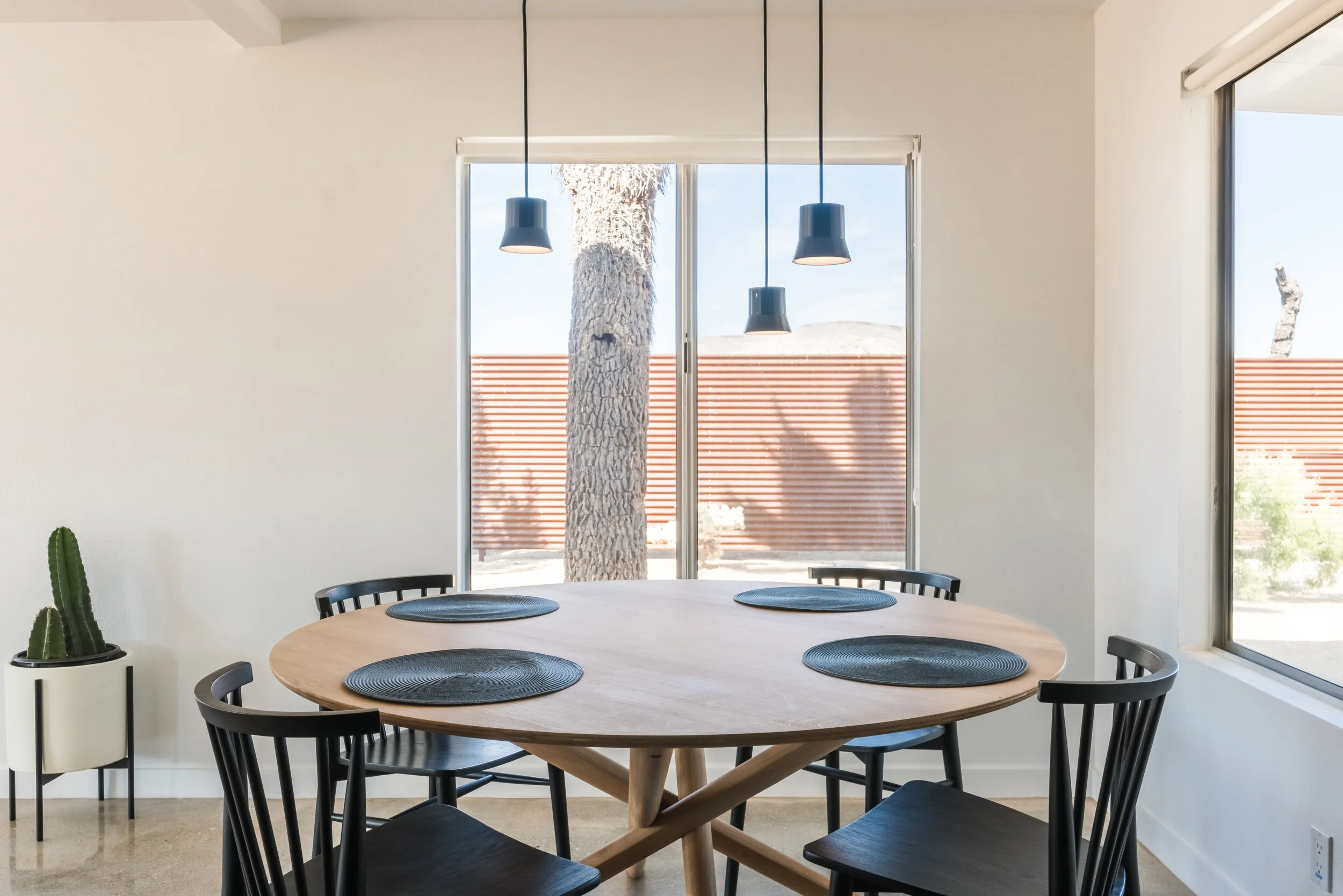 SAWTOOTH HOUSE — HMH