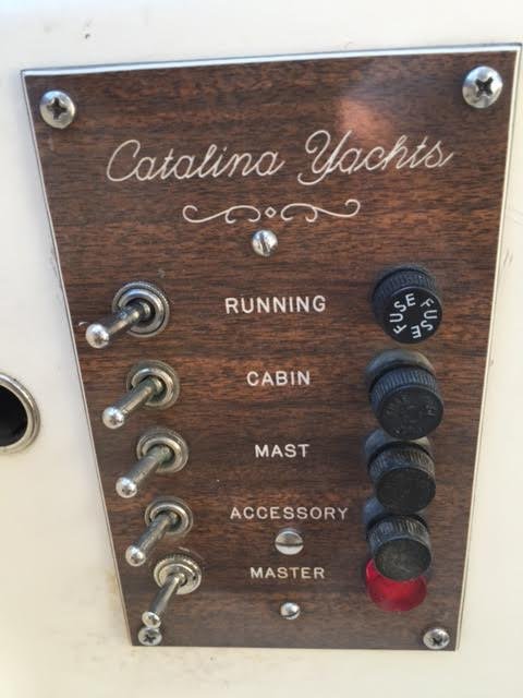1974 Catalina 22 Centerboard Sailboat Located in UT — Stuart Marine Corp.