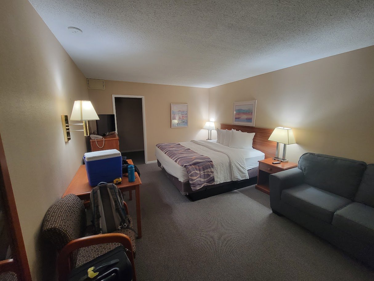 BEFORE and AFTER of a MINI MOTEL MAKEOVER -- TWICE AS NICE :) — Joanne ...
