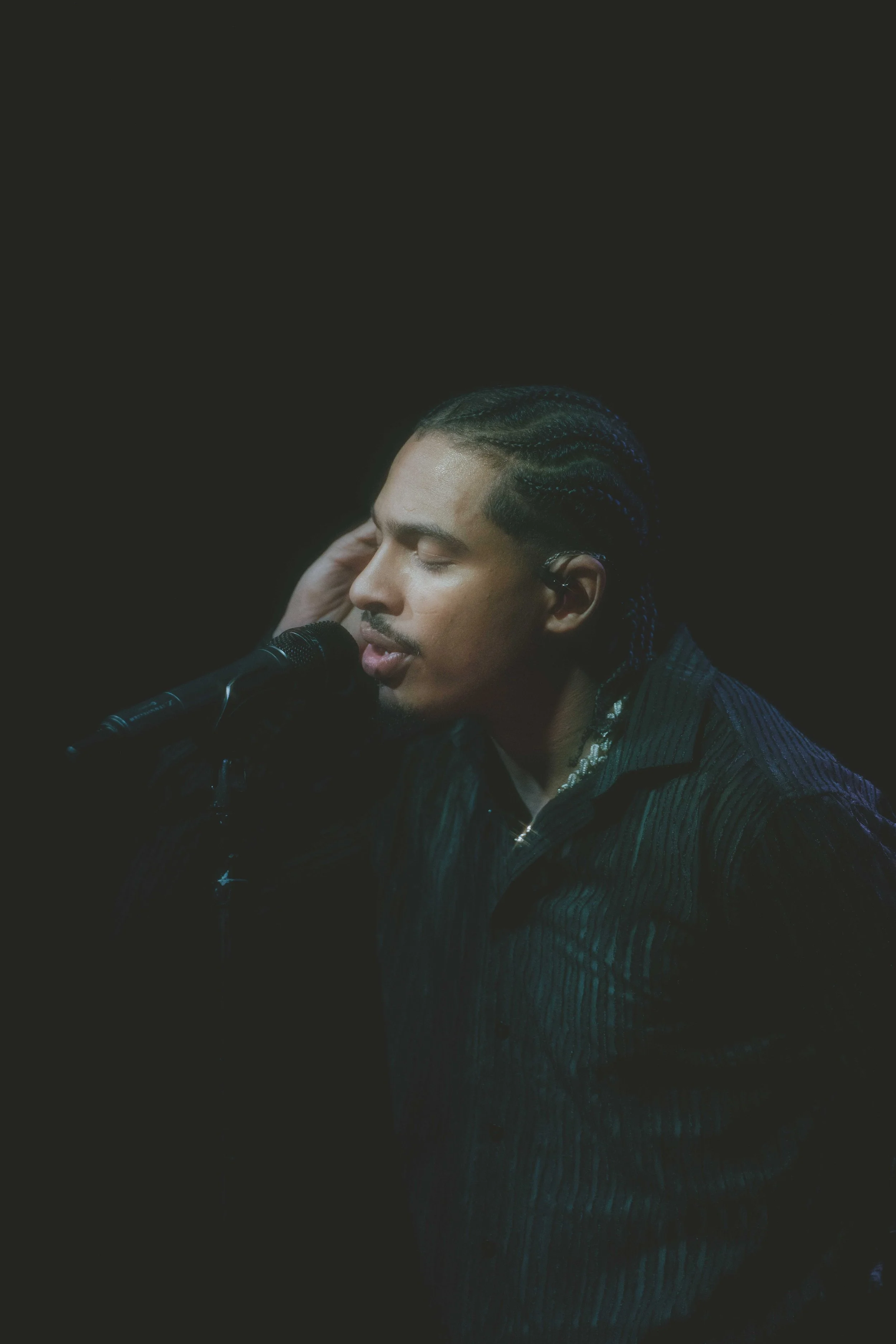 Arin Ray with Rosemarie — CONCERT UPDATER Arin Ray with Rosemarie — CONCERT UPDATER