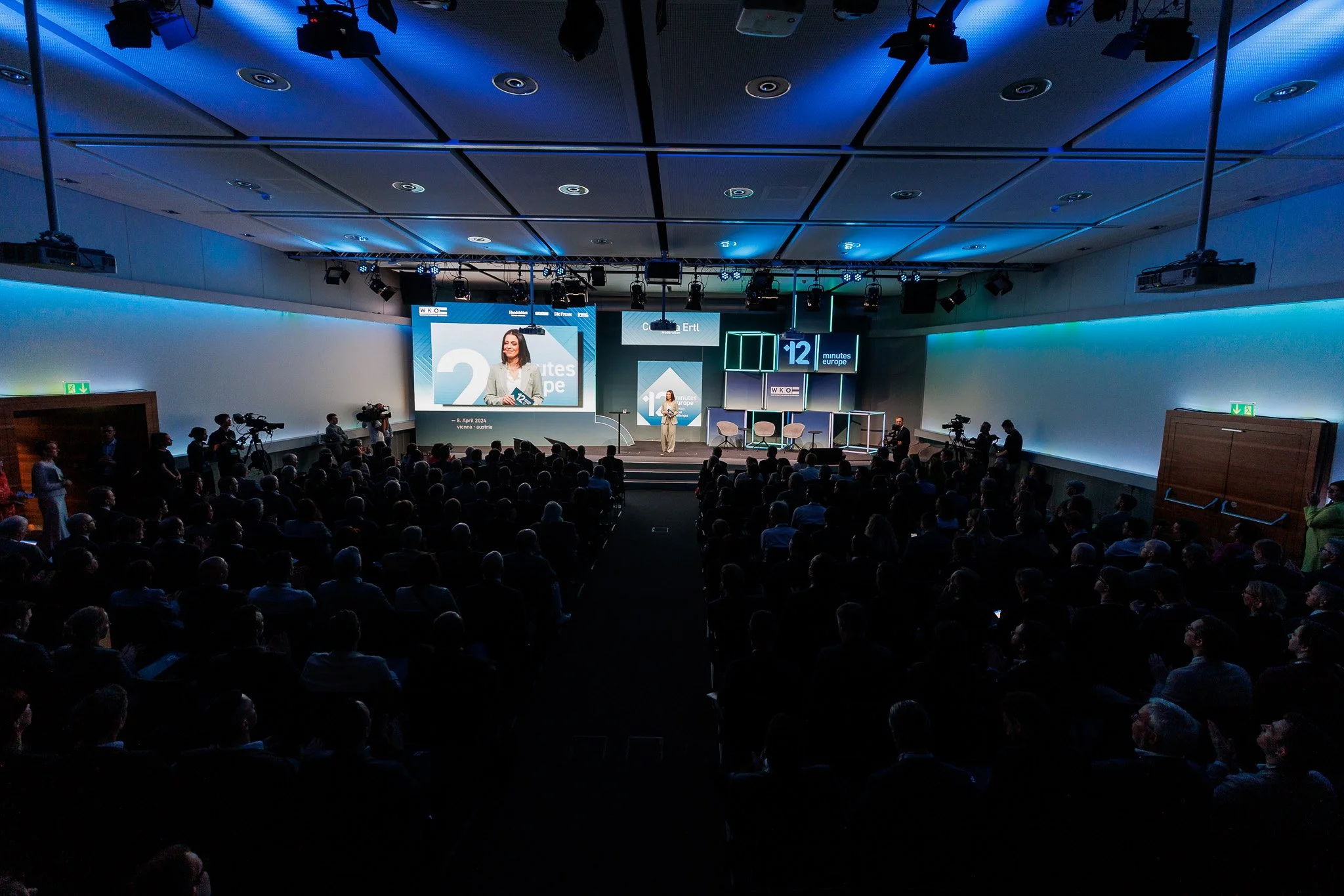 Moderatorin Cornelia Ertl