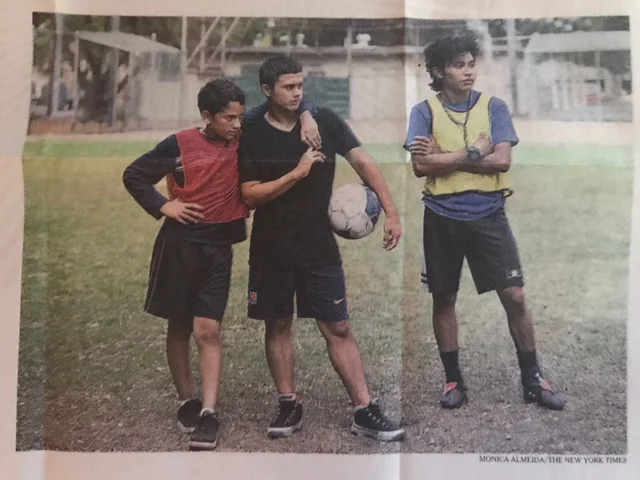 Why Does Everyone's Right Shoulder Droop? — Integrate 360 Physical Therapy