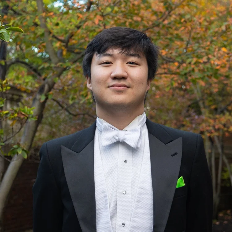 Meet the Dins — The Harvard Din & Tonics