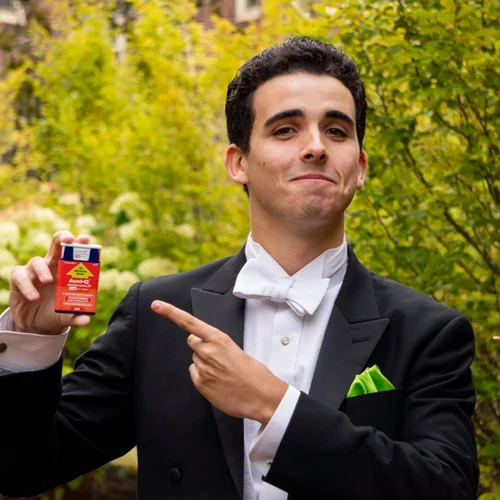 Meet the Dins — The Harvard Din & Tonics