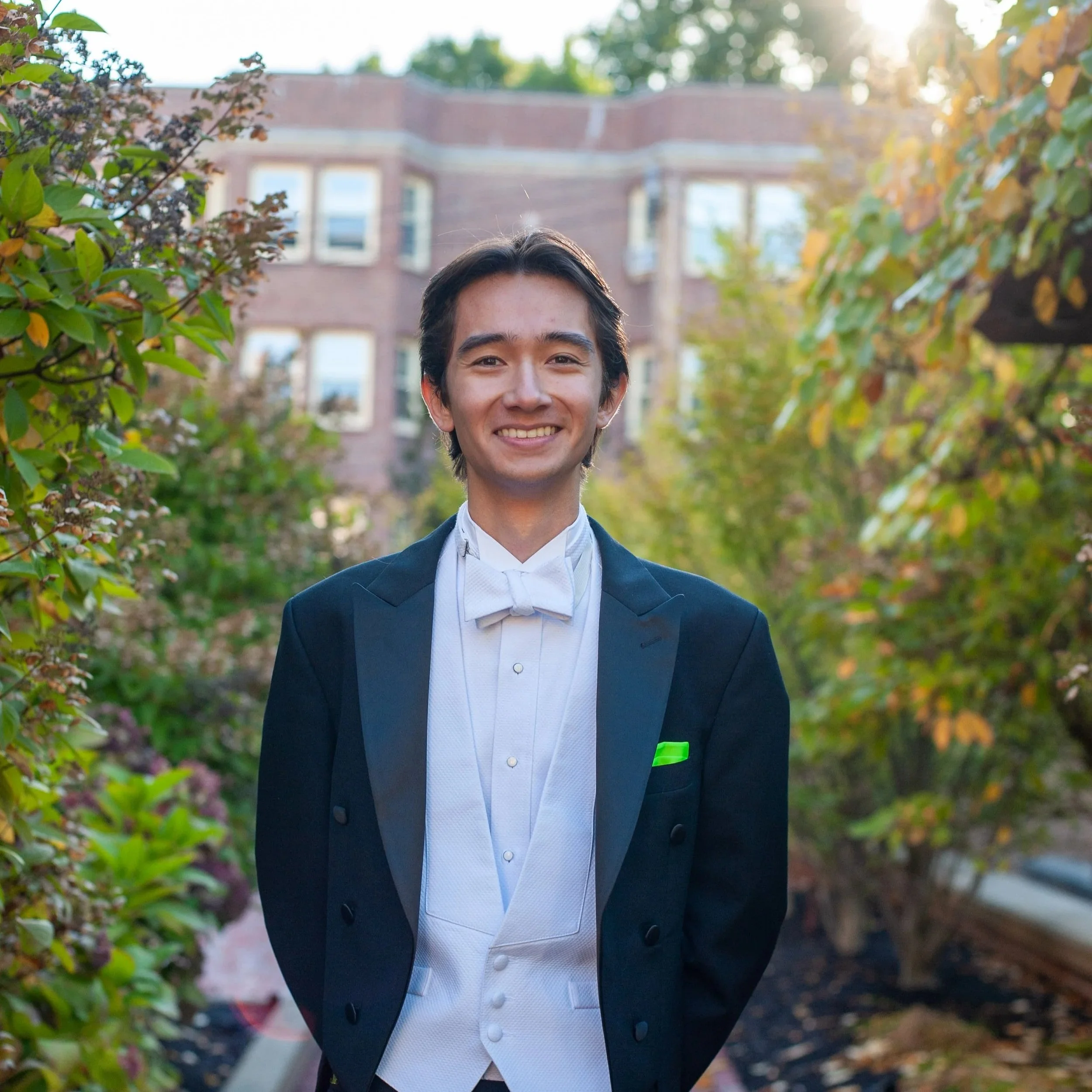 Meet the Dins — The Harvard Din & Tonics