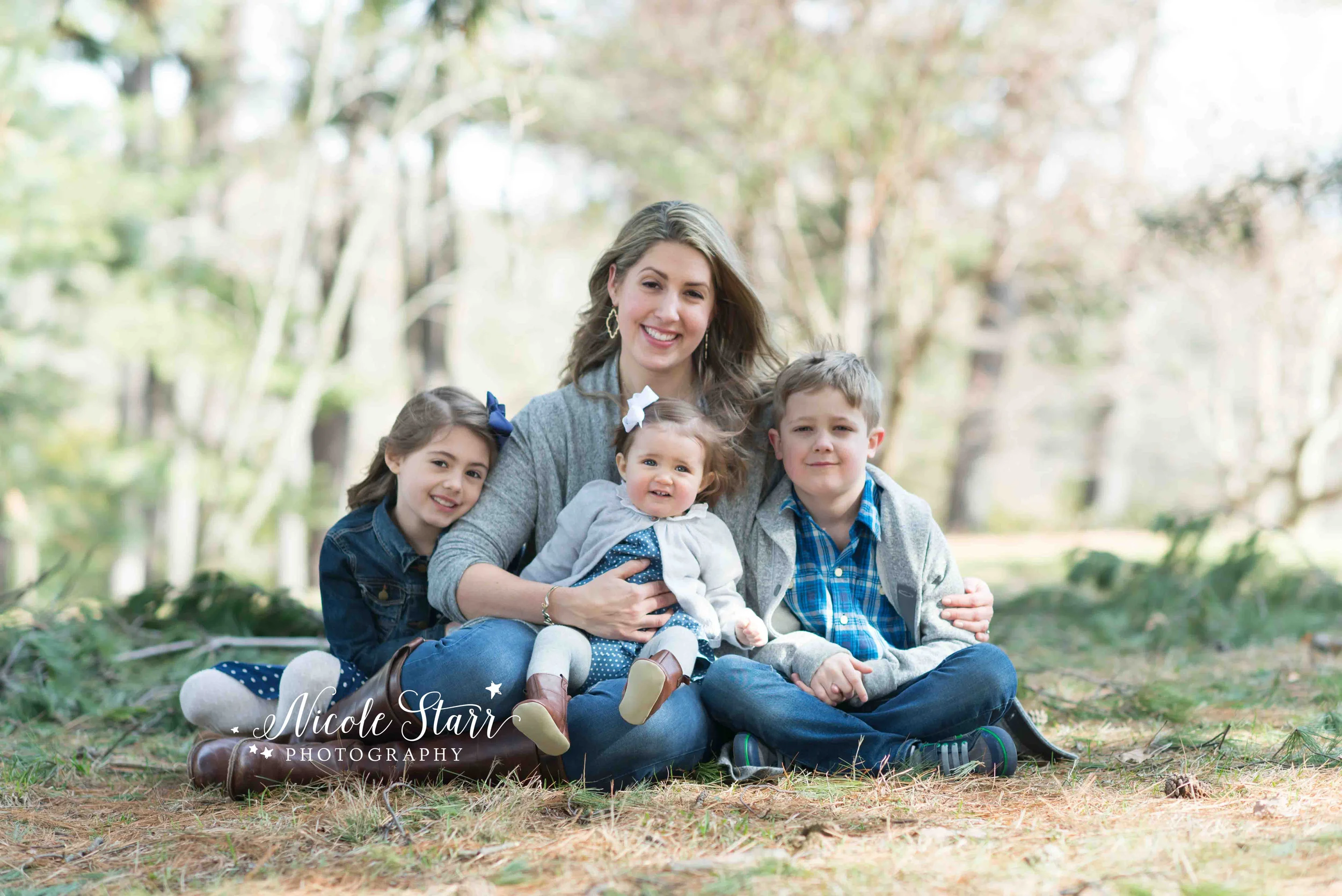 A Rustic Family Photo Session with the Perfect Blue & White Wardrobe ...