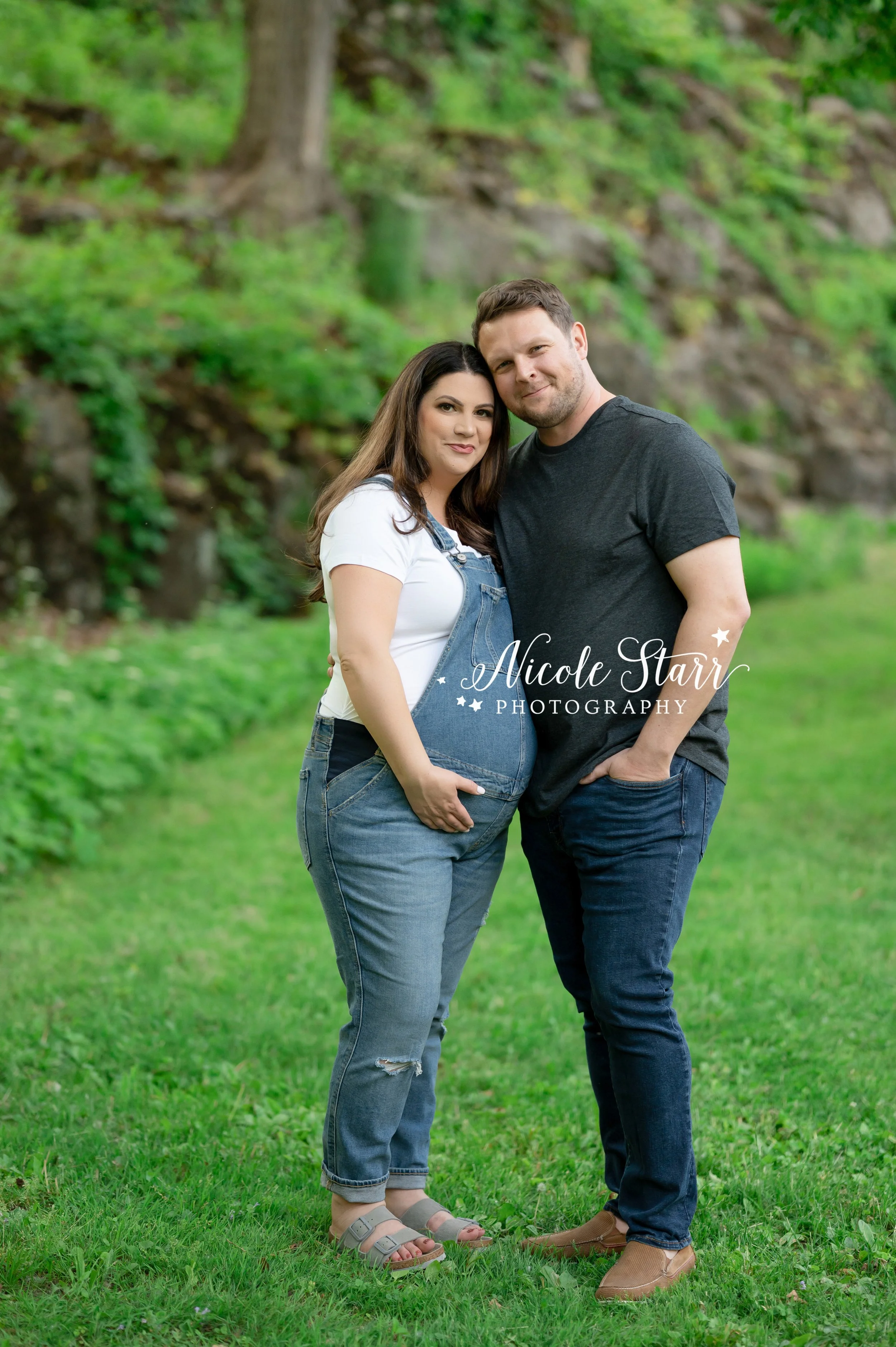 Sunlight Maternity Portraits in Downtown Saratoga Springs — Saratoga ...