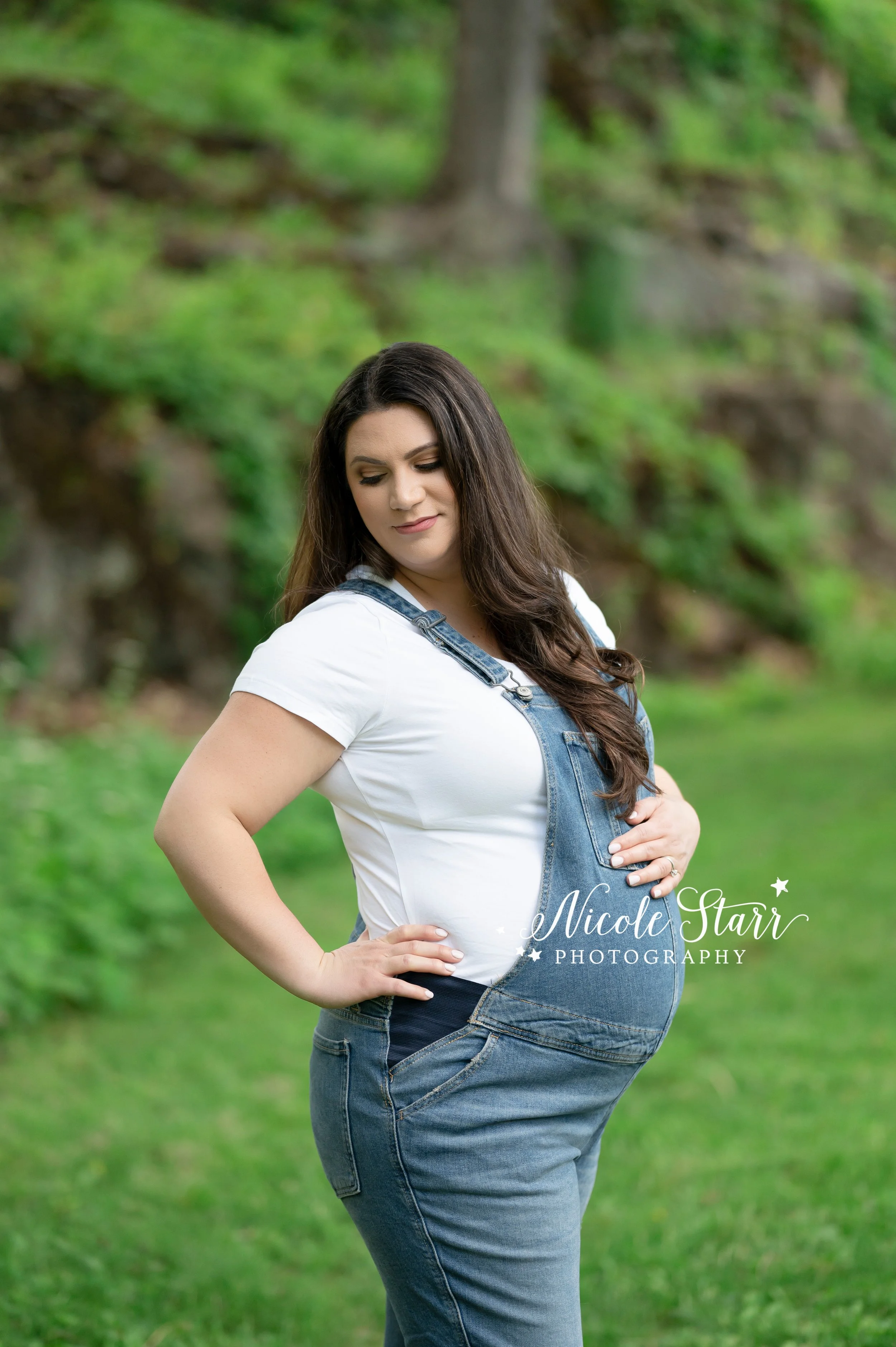 Sunlight Maternity Portraits in Downtown Saratoga Springs — Saratoga ...